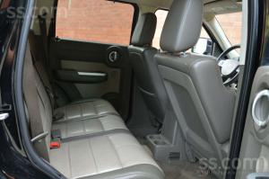 Black Dodge Nitro 2007 in Dobele, with an engine capacity of 2.80 L and mileage of 390 thousand km for 3800 €, photo 8 on AUTOMOTO.COM.LV