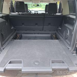 Black Dodge Nitro 2007 in Riga, with an engine capacity of 2.80 L and mileage of 252 thousand km for 3500 €, photo 12 on AUTOMOTO.COM.LV