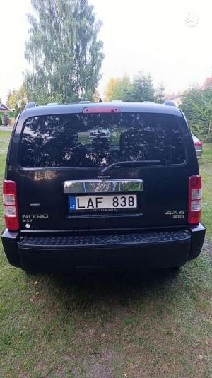 Melns Dodge Nitro 2007 Kauņa, ar dzinēja tilpumu 2.78 L un nobraukumu 0 tūkst. km par 3700 €, foto 4 vietnē AUTOMOTO.COM.LV