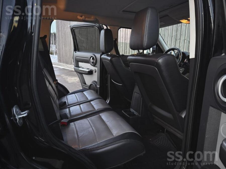 Melns Dodge Nitro 2007 Rīga, ar dzinēja tilpumu 2.80 L un nobraukumu 328 tūkst. km par 4900 €, foto 12 vietnē AUTOMOTO.COM.LV