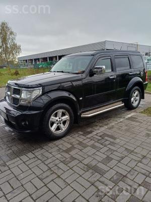 Melns Dodge Nitro 2007 Rīga, ar dzinēja tilpumu 2.80 L un nobraukumu 244 tūkst. km par 4800 €, foto 3 vietnē AUTOMOTO.COM.LV