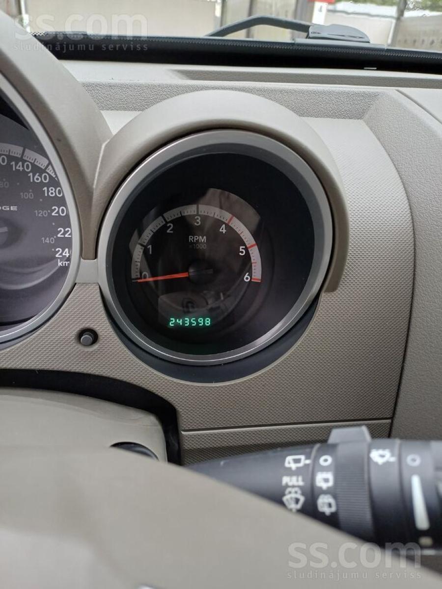 Melns Dodge Nitro 2007 Rīga, ar dzinēja tilpumu 2.80 L un nobraukumu 244 tūkst. km par 4800 €, foto 8 vietnē AUTOMOTO.COM.LV
