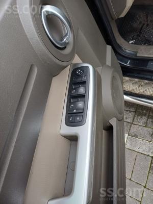 Melns Dodge Nitro 2007 Rīga, ar dzinēja tilpumu 2.80 L un nobraukumu 244 tūkst. km par 4800 €, foto 10 vietnē AUTOMOTO.COM.LV