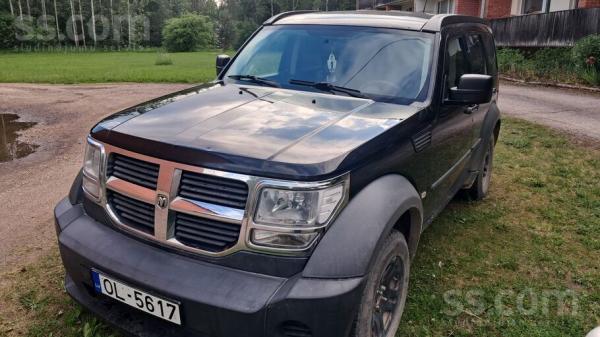 Melns Dodge Nitro 2008 Alūksne, ar dzinēja tilpumu 2.80 L un nobraukumu 346 tūkst. km par 5000 €, foto 1 vietnē AUTOMOTO.COM.LV