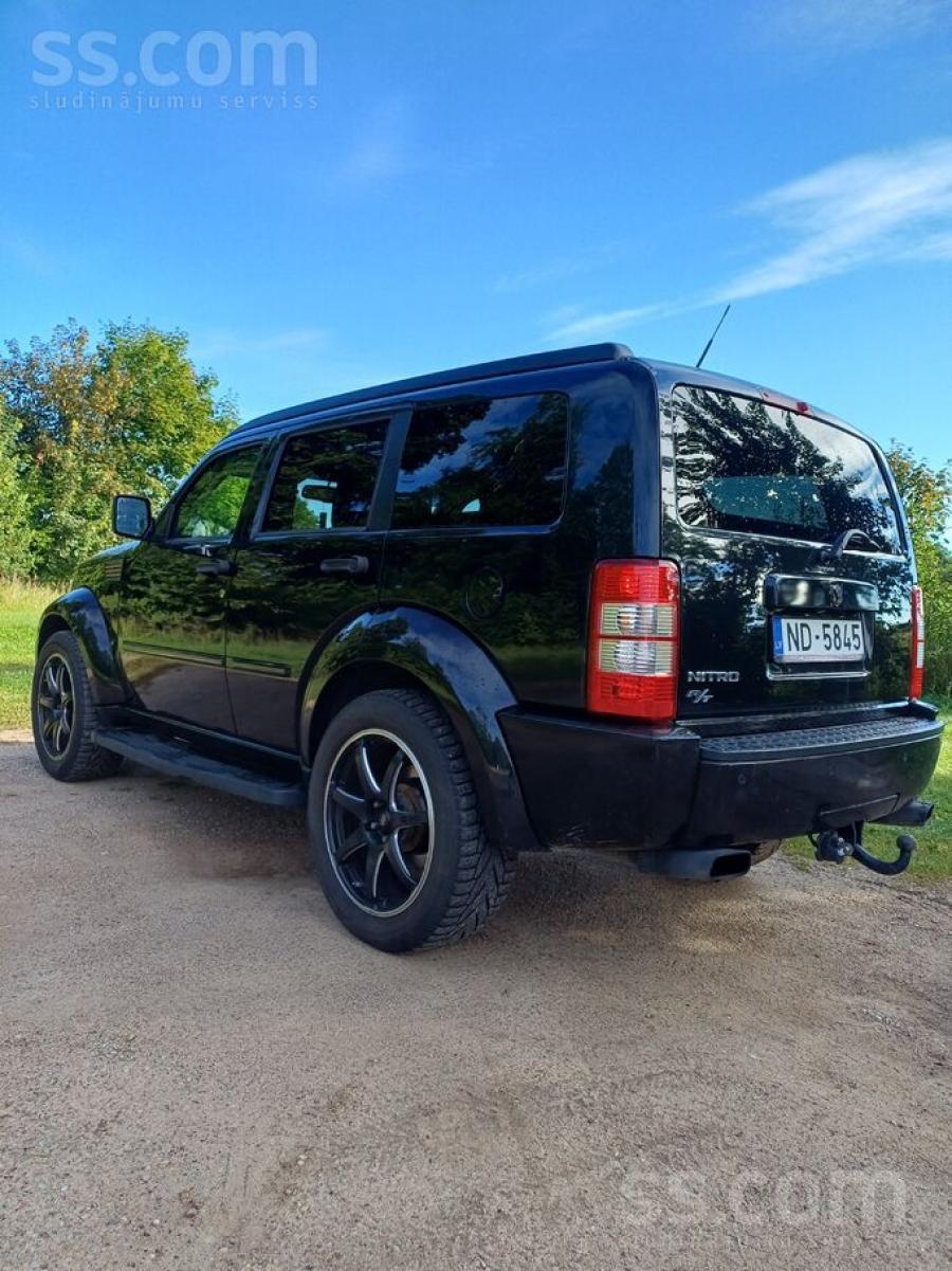 Melns Dodge Nitro 2008 Talsi, ar dzinēja tilpumu 2.80 L un nobraukumu 277 tūkst. km par 5500 €, foto 5 vietnē AUTOMOTO.COM.LV