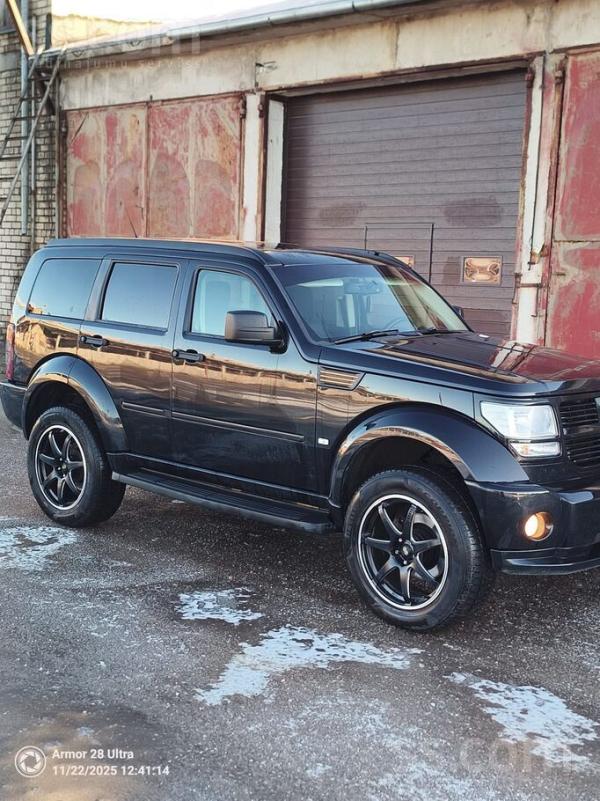 Black Dodge Nitro 2008 in Talsi, with an engine capacity of 2.80 L and mileage of 277 thousand km for 5500 €, photo 6 on AUTOMOTO.COM.LV