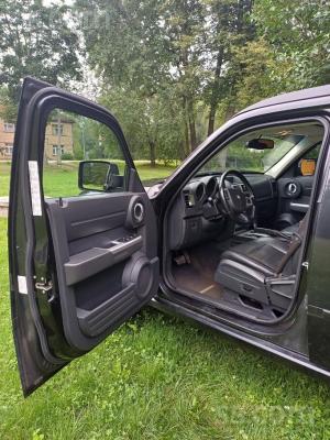 Melns Dodge Nitro 2008 Talsi, ar dzinēja tilpumu 2.80 L un nobraukumu 277 tūkst. km par 5500 €, foto 12 vietnē AUTOMOTO.COM.LV