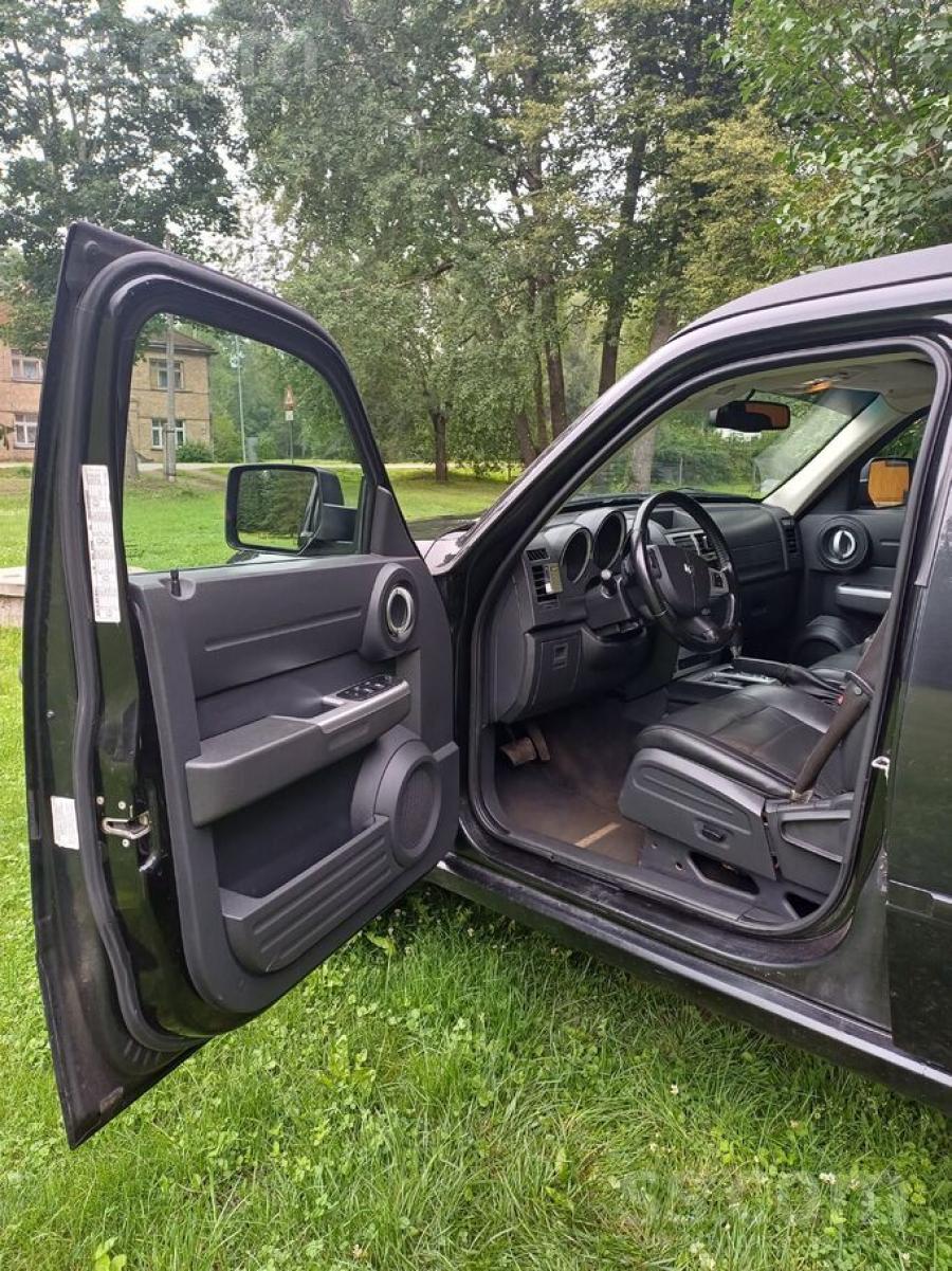 Melns Dodge Nitro 2008 Talsi, ar dzinēja tilpumu 2.80 L un nobraukumu 277 tūkst. km par 5500 €, foto 12 vietnē AUTOMOTO.COM.LV