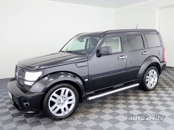 Black Dodge Nitro 2008 in Tallinn, with an engine capacity of 2.80 L and mileage of 269 thousand km for 3999 €, photo 3 on AUTOMOTO.COM.LV
