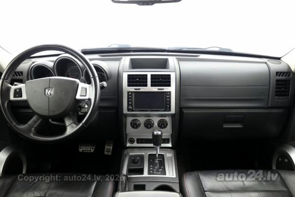Black Dodge Nitro 2008 in Tallinn, with an engine capacity of 2.80 L and mileage of 269 thousand km for 3999 €, photo 6 on AUTOMOTO.COM.LV