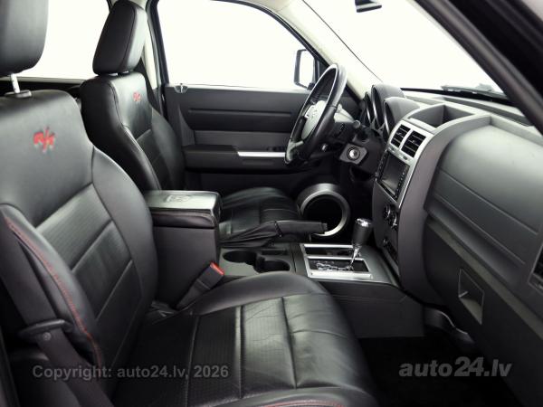 Black Dodge Nitro 2008 in Tallinn, with an engine capacity of 2.80 L and mileage of 269 thousand km for 3999 €, photo 7 on AUTOMOTO.COM.LV