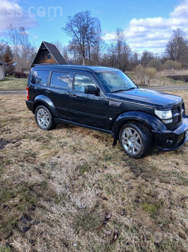 Melns Dodge Nitro 2009 Madona, ar dzinēja tilpumu 2.80 L un nobraukumu 0 tūkst. km par 7300 €, foto 1 vietnē AUTOMOTO.COM.LV