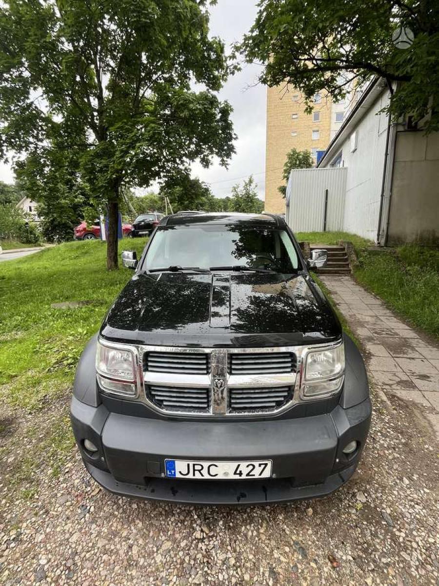 Melns Dodge Nitro 2009 Viļņa, ar dzinēja tilpumu 2.78 L un nobraukumu 186 tūkst. km par 2200 €, foto 3 vietnē AUTOMOTO.COM.LV