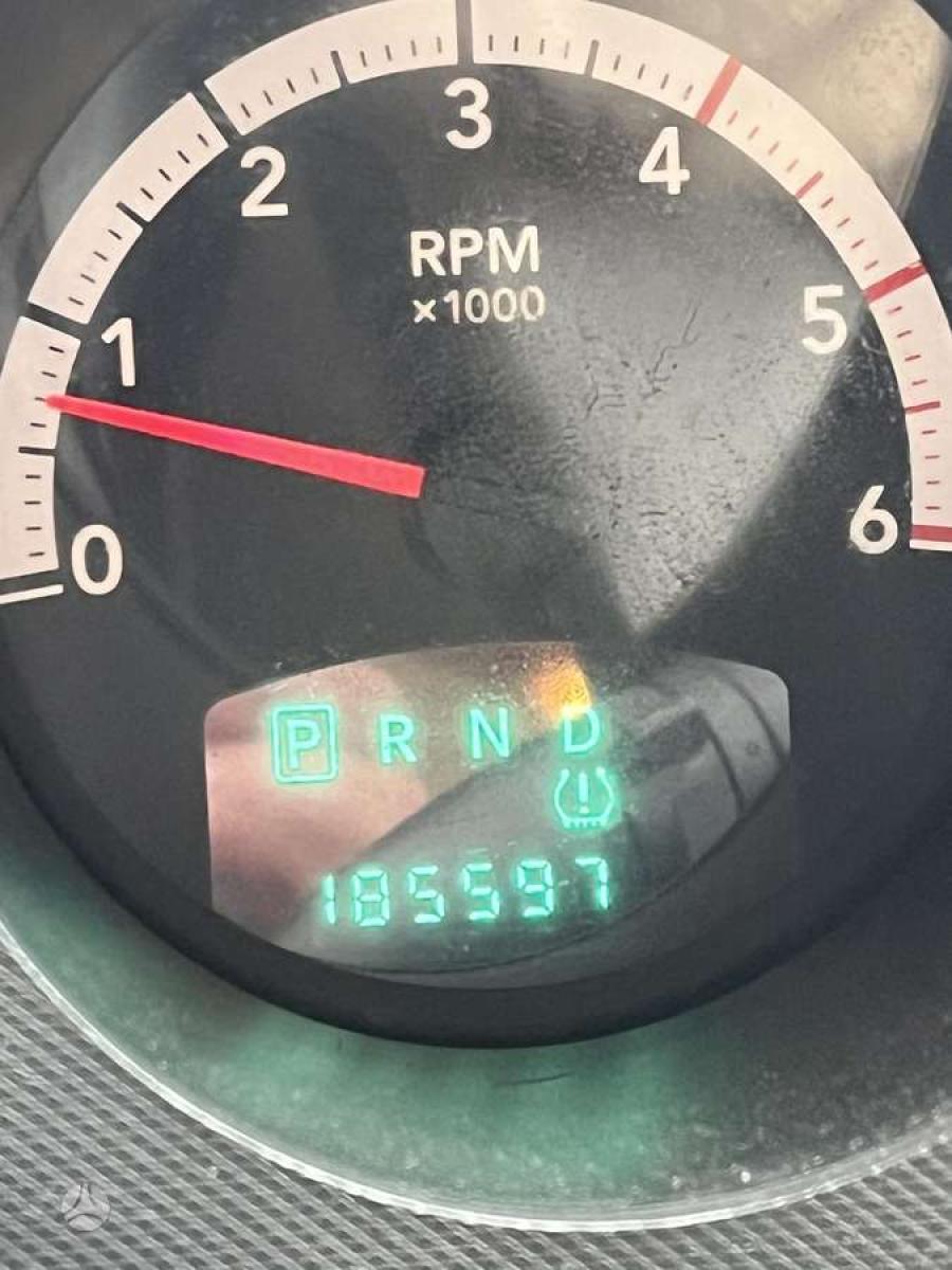 Melns Dodge Nitro 2009 Viļņa, ar dzinēja tilpumu 2.78 L un nobraukumu 186 tūkst. km par 2200 €, foto 6 vietnē AUTOMOTO.COM.LV