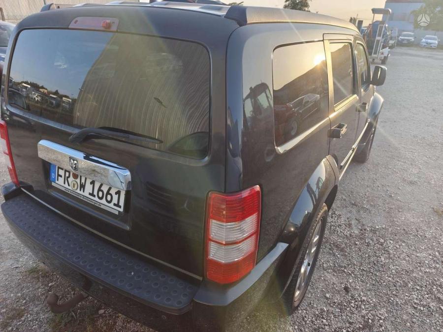 Melns Dodge Nitro 2009 Kauņa, ar dzinēja tilpumu 2.77 L un nobraukumu 240 tūkst. km par 1999 €, foto 5 vietnē AUTOMOTO.COM.LV