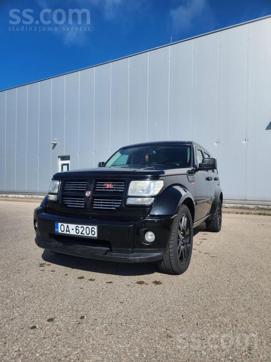 Melns Dodge Nitro 2009 Rīga, ar dzinēja tilpumu 2.80 L un nobraukumu 305 tūkst. km par 5499 €, foto 3 vietnē AUTOMOTO.COM.LV