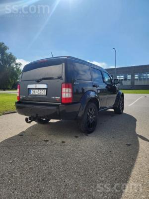 Melns Dodge Nitro 2009 Rīga, ar dzinēja tilpumu 2.80 L un nobraukumu 305 tūkst. km par 5499 €, foto 8 vietnē AUTOMOTO.COM.LV