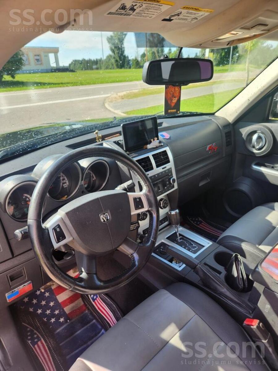 Melns Dodge Nitro 2009 Rīga, ar dzinēja tilpumu 2.80 L un nobraukumu 305 tūkst. km par 5499 €, foto 13 vietnē AUTOMOTO.COM.LV