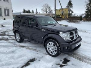 Black Dodge Nitro 2010 in Pasvalys, with an engine capacity of 2.78 L and mileage of 208 thousand km for 4800 €, photo 2 on AUTOMOTO.COM.LV
