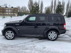 Black Dodge Nitro 2010 in Pasvalys, with an engine capacity of 2.78 L and mileage of 208 thousand km for 4800 €, photo 4 on AUTOMOTO.COM.LV