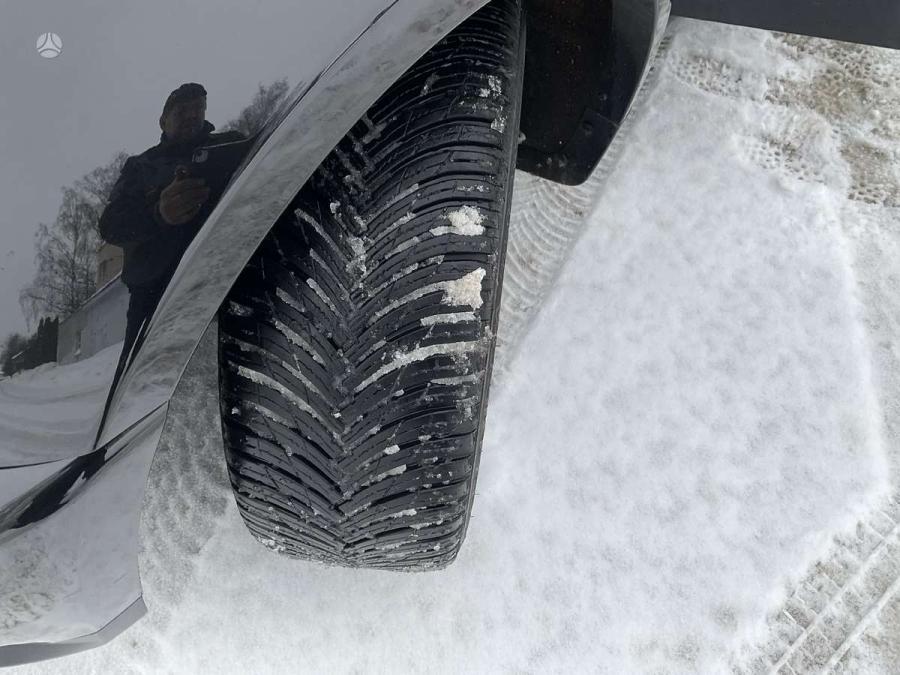 Black Dodge Nitro 2010 in Pasvalys, with an engine capacity of 2.78 L and mileage of 208 thousand km for 4800 €, photo 14 on AUTOMOTO.COM.LV