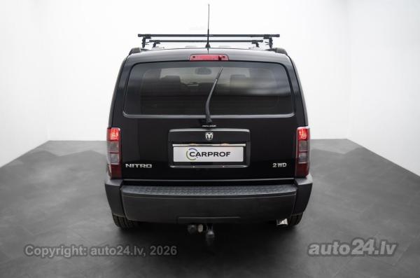 Melns Dodge Nitro 2007 Tallina, ar dzinēja tilpumu 2.80 L un nobraukumu 141 tūkst. km par 4999 €, foto 6 vietnē AUTOMOTO.COM.LV