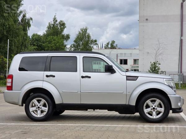 Dodge Nitro 2007 in Riga, with an engine capacity of 2.80 L and mileage of 223 thousand km for 4300 €, photo 2 on AUTOMOTO.COM.LV