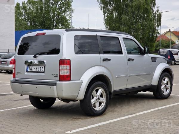 Dodge Nitro 2007 in Riga, with an engine capacity of 2.80 L and mileage of 223 thousand km for 4300 €, photo 3 on AUTOMOTO.COM.LV