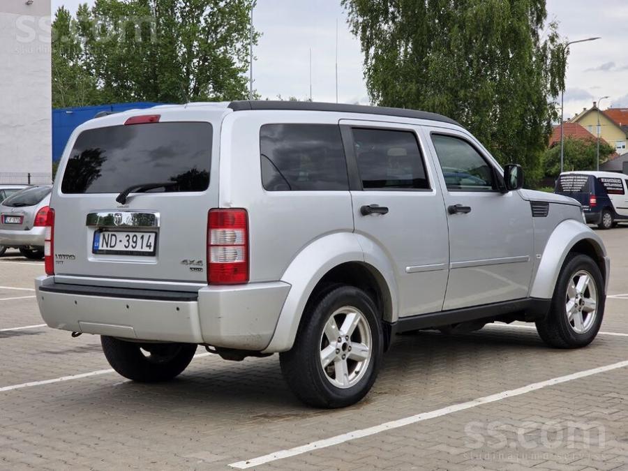 Dodge Nitro 2007 in Riga, with an engine capacity of 2.80 L and mileage of 223 thousand km for 4300 €, photo 4 on AUTOMOTO.COM.LV