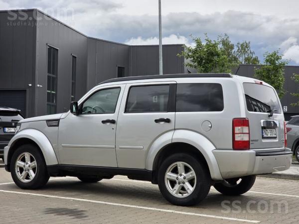 Dodge Nitro 2007 in Riga, with an engine capacity of 2.80 L and mileage of 223 thousand km for 4300 €, photo 5 on AUTOMOTO.COM.LV
