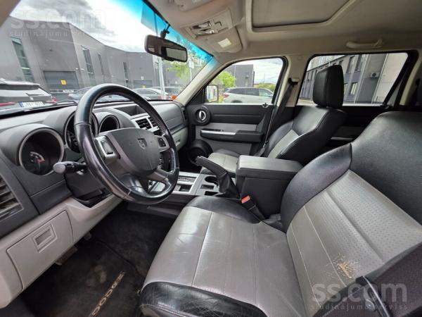 Dodge Nitro 2007 in Riga, with an engine capacity of 2.80 L and mileage of 223 thousand km for 4300 €, photo 9 on AUTOMOTO.COM.LV
