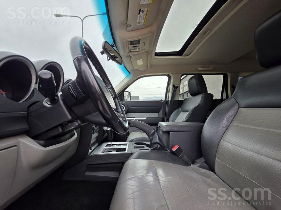 Dodge Nitro 2007 in Riga, with an engine capacity of 2.80 L and mileage of 223 thousand km for 4300 €, photo 12 on AUTOMOTO.COM.LV