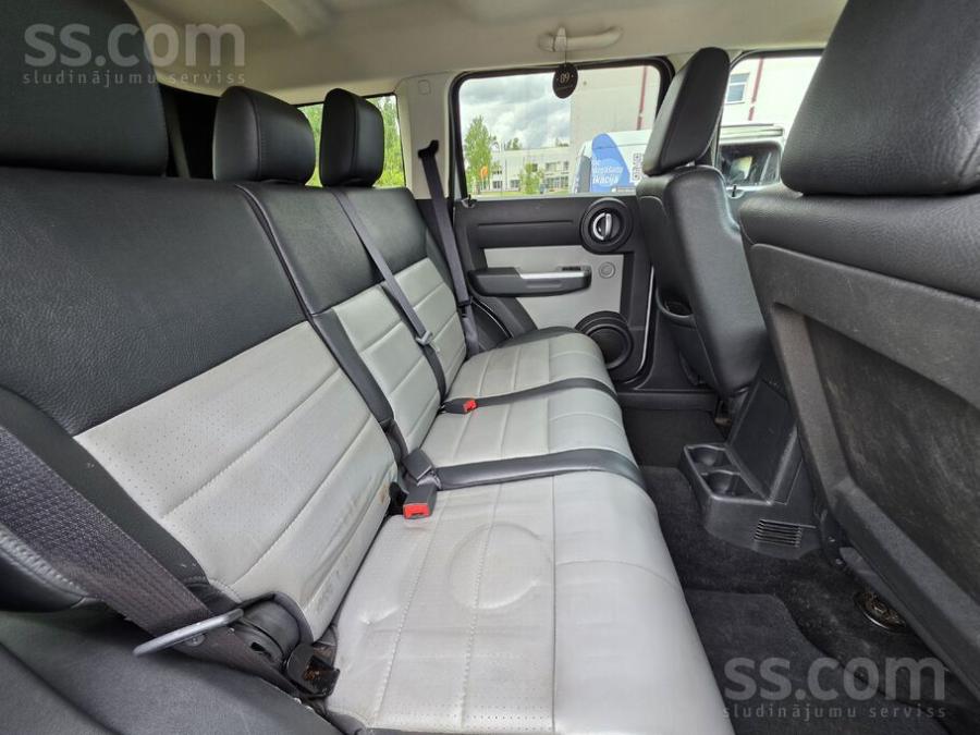 Dodge Nitro 2007 in Riga, with an engine capacity of 2.80 L and mileage of 223 thousand km for 4300 €, photo 13 on AUTOMOTO.COM.LV