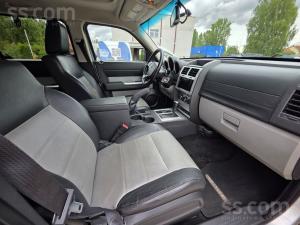 Dodge Nitro 2007 in Riga, with an engine capacity of 2.80 L and mileage of 223 thousand km for 4300 €, photo 14 on AUTOMOTO.COM.LV