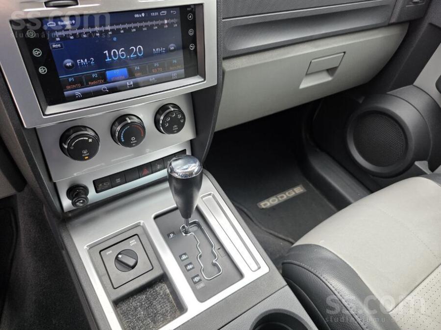 Dodge Nitro 2007 in Riga, with an engine capacity of 2.80 L and mileage of 223 thousand km for 4300 €, photo 18 on AUTOMOTO.COM.LV