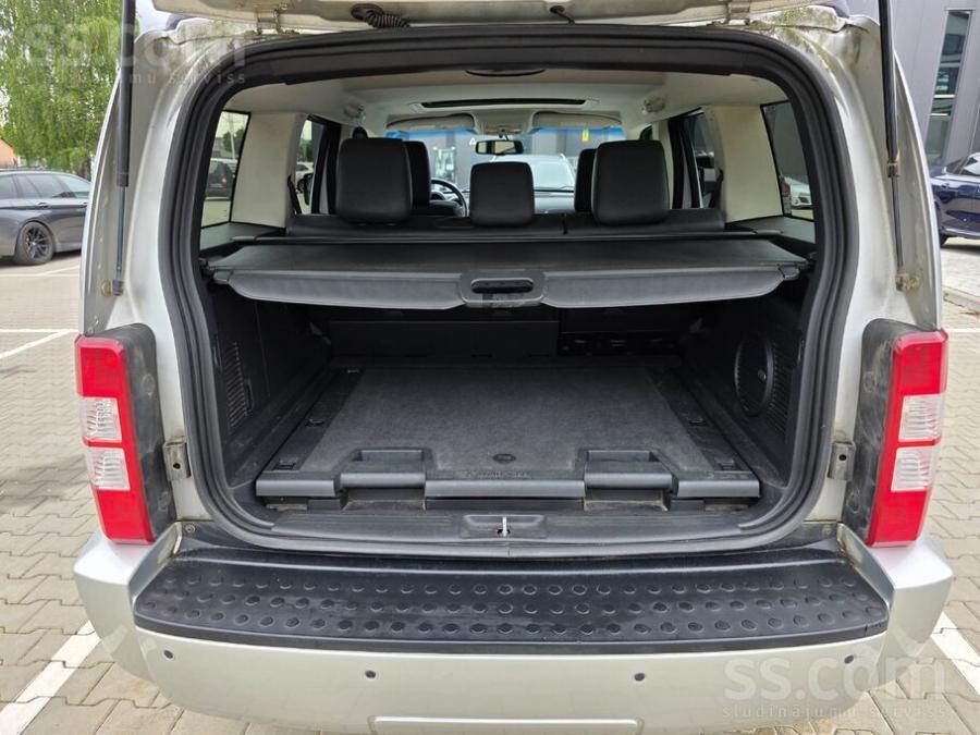 Dodge Nitro 2007 in Riga, with an engine capacity of 2.80 L and mileage of 223 thousand km for 4300 €, photo 21 on AUTOMOTO.COM.LV