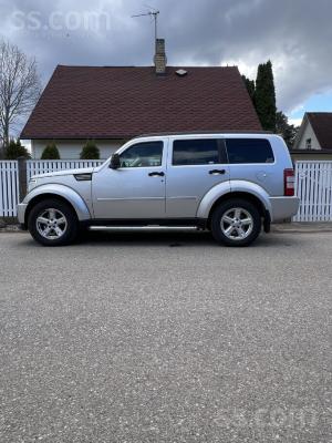 Dodge Nitro 2007 in Jurmala, with an engine capacity of 2.70 L and mileage of 268 thousand km for 5500 €, photo 8 on AUTOMOTO.COM.LV