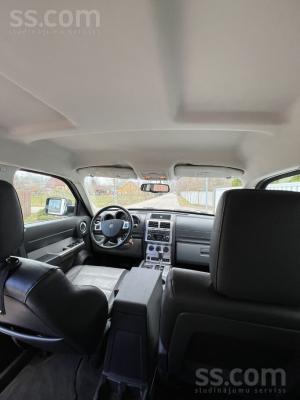 Dodge Nitro 2007 in Jurmala, with an engine capacity of 2.70 L and mileage of 268 thousand km for 5500 €, photo 13 on AUTOMOTO.COM.LV