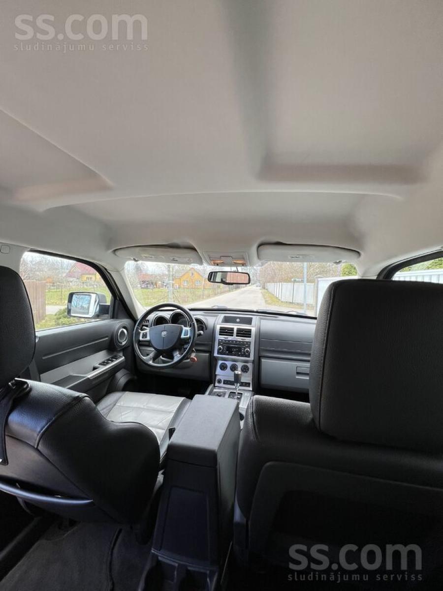 Dodge Nitro 2007 in Jurmala, with an engine capacity of 2.70 L and mileage of 268 thousand km for 5500 €, photo 13 on AUTOMOTO.COM.LV