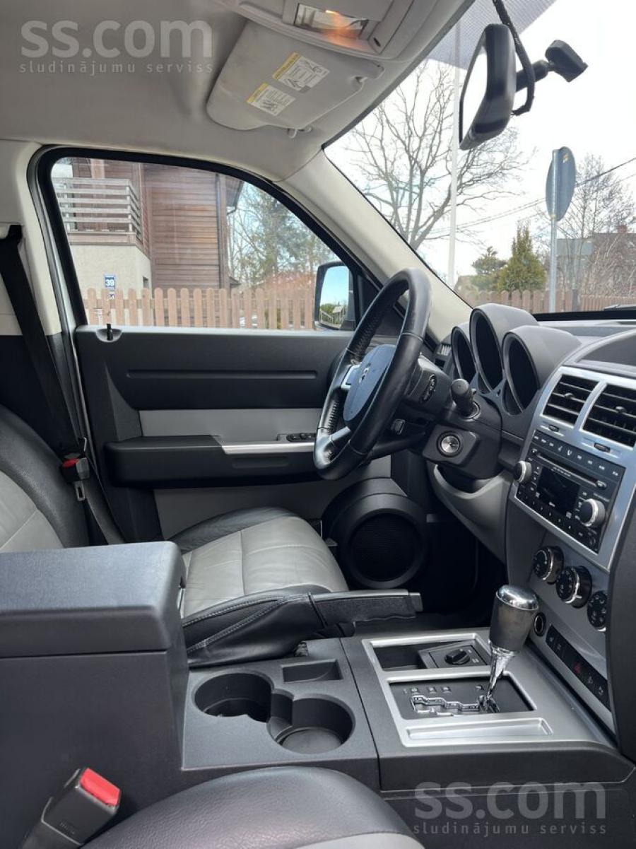 Dodge Nitro 2007 in Jurmala, with an engine capacity of 2.70 L and mileage of 268 thousand km for 5500 €, photo 22 on AUTOMOTO.COM.LV