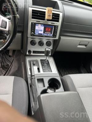 Dodge Nitro 2009 in Riga, with an engine capacity of 2.80 L and mileage of 0 thousand km for 4500 €, photo 10 on AUTOMOTO.COM.LV