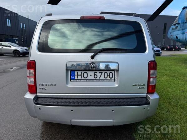 Додж Нитро 2011 в Рига, объемом двигателя 4.00 л и пробегом 193 тыс. км за 5500 €, фото 8 на AUTOMOTO.COM.LV