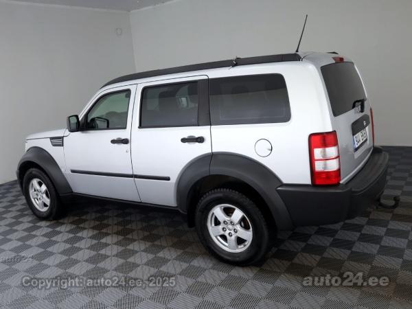 Pelēks Dodge Nitro 2007 Tallina, ar dzinēja tilpumu 2.80 L un nobraukumu 332 tūkst. km par 2499 €, foto 4 vietnē AUTOMOTO.COM.LV