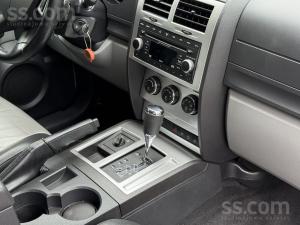 Pelēks Dodge Nitro 2007 Jūrmala, ar dzinēja tilpumu 2.80 L un nobraukumu 0 tūkst. km par 3950 €, foto 24 vietnē AUTOMOTO.COM.LV