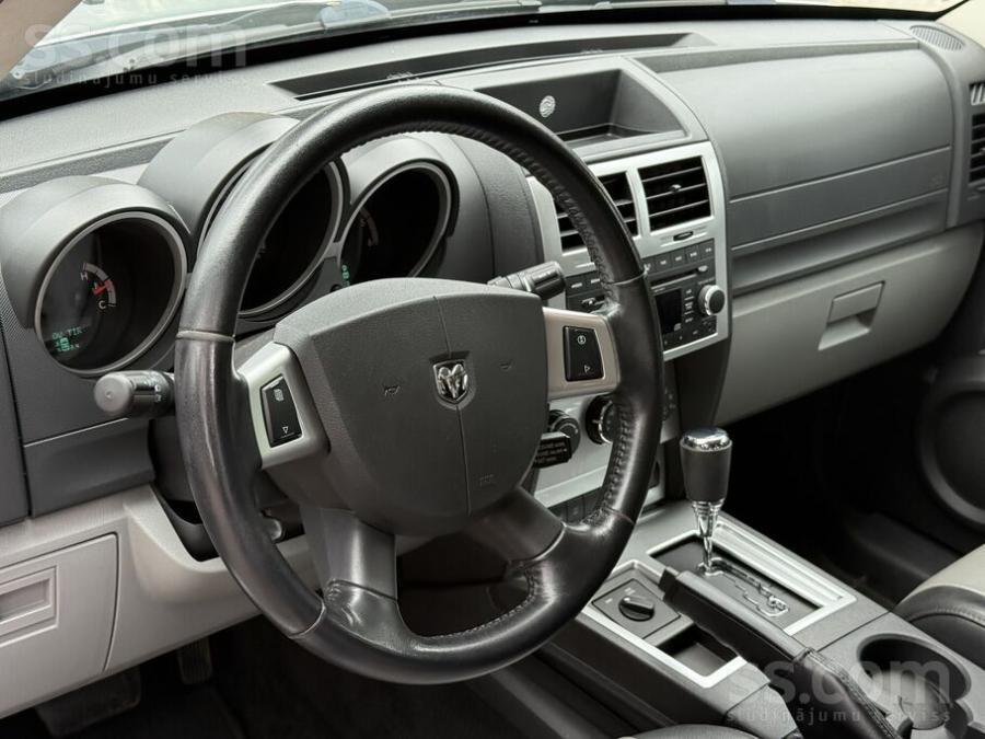 Pelēks Dodge Nitro 2007 Jūrmala, ar dzinēja tilpumu 2.80 L un nobraukumu 0 tūkst. km par 3950 €, foto 30 vietnē AUTOMOTO.COM.LV