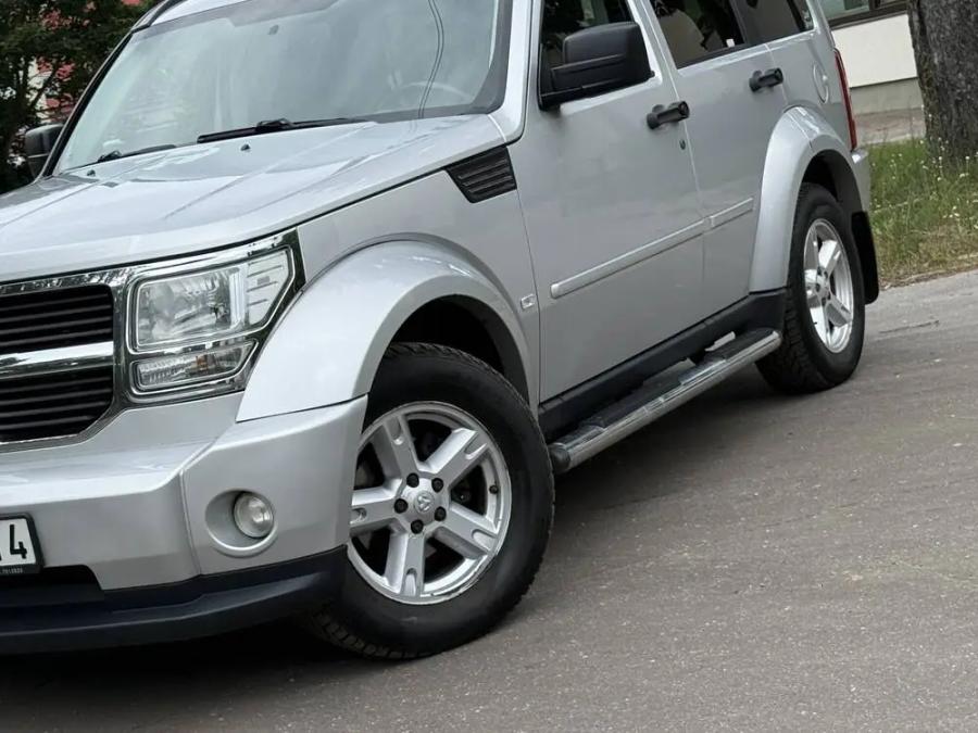 Pelēks Dodge Nitro 2007 Jūrmala, ar dzinēja tilpumu 2.80 L un nobraukumu 268 tūkst. km par 3950 €, foto 4 vietnē AUTOMOTO.COM.LV
