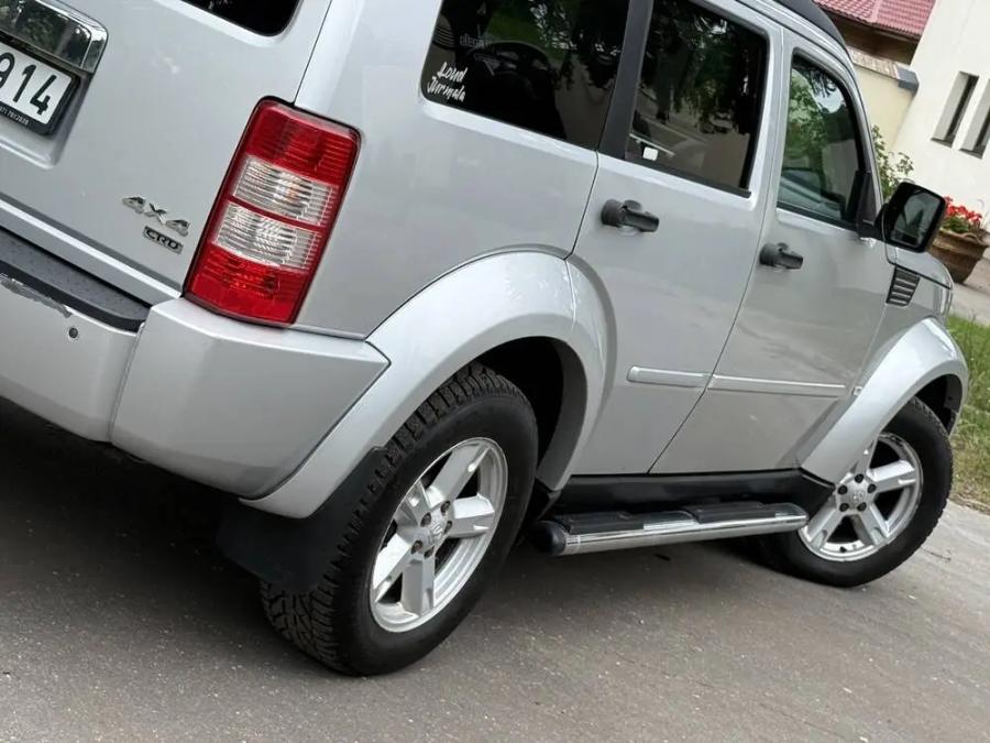 Pelēks Dodge Nitro 2007 Jūrmala, ar dzinēja tilpumu 2.80 L un nobraukumu 268 tūkst. km par 3950 €, foto 16 vietnē AUTOMOTO.COM.LV