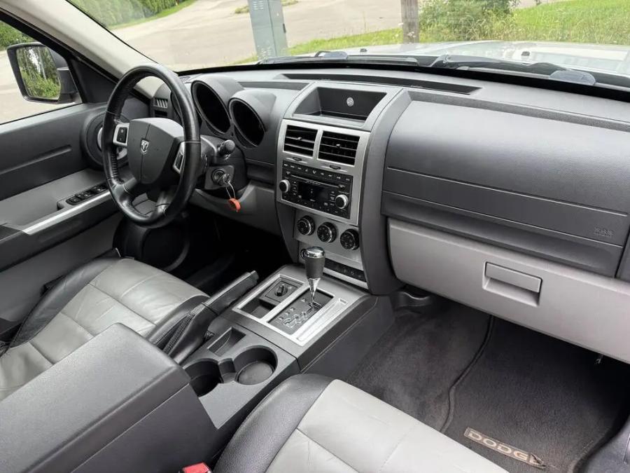 Pelēks Dodge Nitro 2007 Jūrmala, ar dzinēja tilpumu 2.80 L un nobraukumu 268 tūkst. km par 3950 €, foto 23 vietnē AUTOMOTO.COM.LV