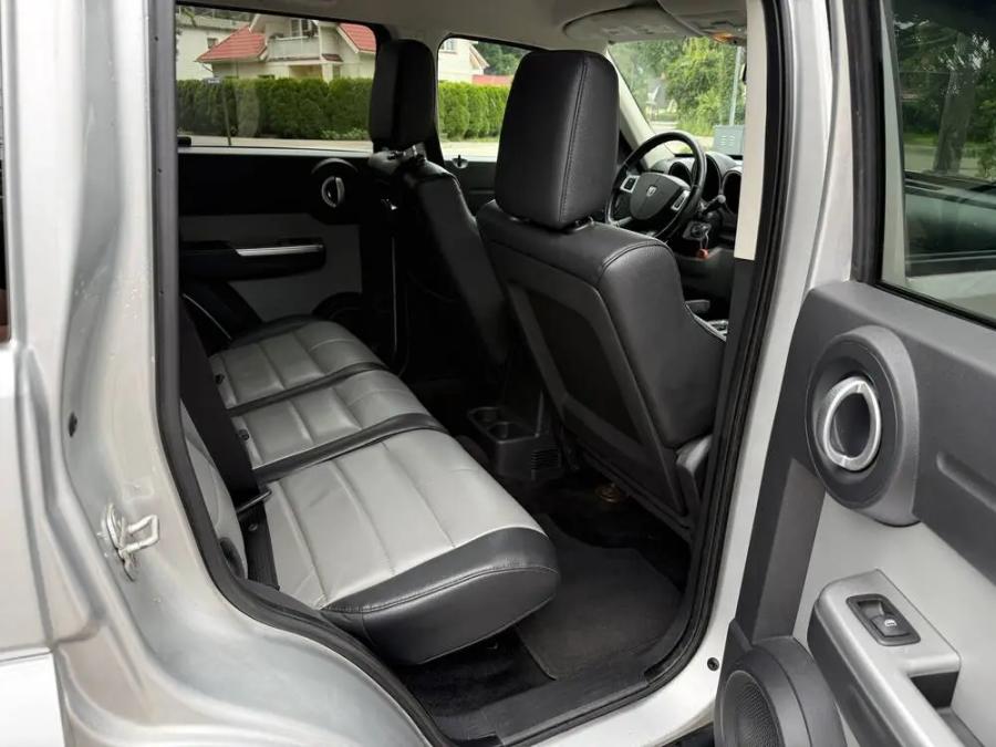 Pelēks Dodge Nitro 2007 Jūrmala, ar dzinēja tilpumu 2.80 L un nobraukumu 268 tūkst. km par 3950 €, foto 25 vietnē AUTOMOTO.COM.LV