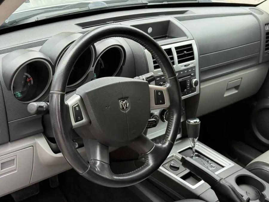 Pelēks Dodge Nitro 2007 Jūrmala, ar dzinēja tilpumu 2.80 L un nobraukumu 268 tūkst. km par 3950 €, foto 29 vietnē AUTOMOTO.COM.LV